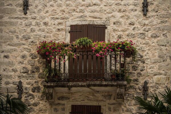 Understanding Juliet Balconies: A Decorative Architectural Detail ...